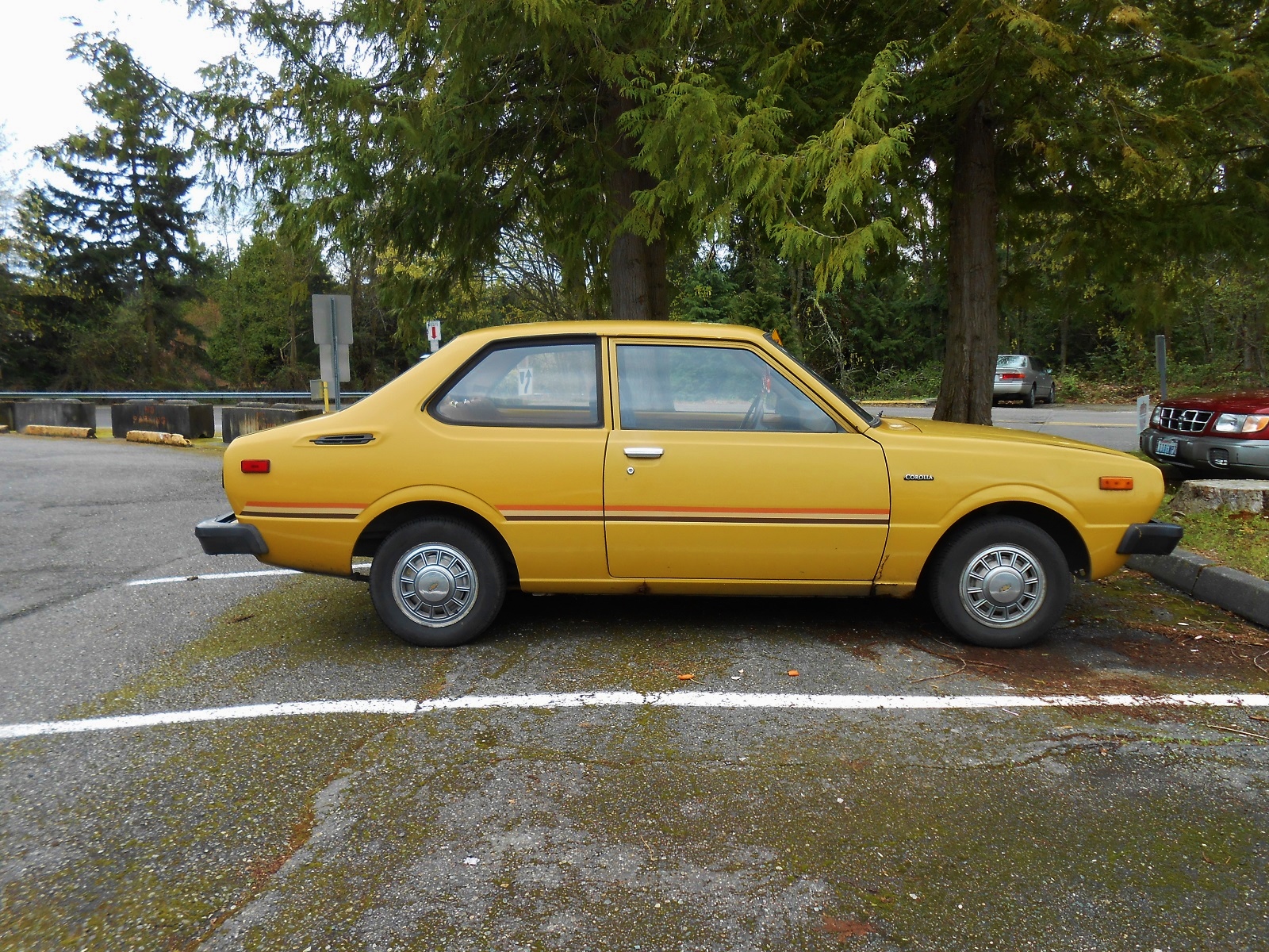 Seattle's Parked Cars: 1976 Toyota Corolla