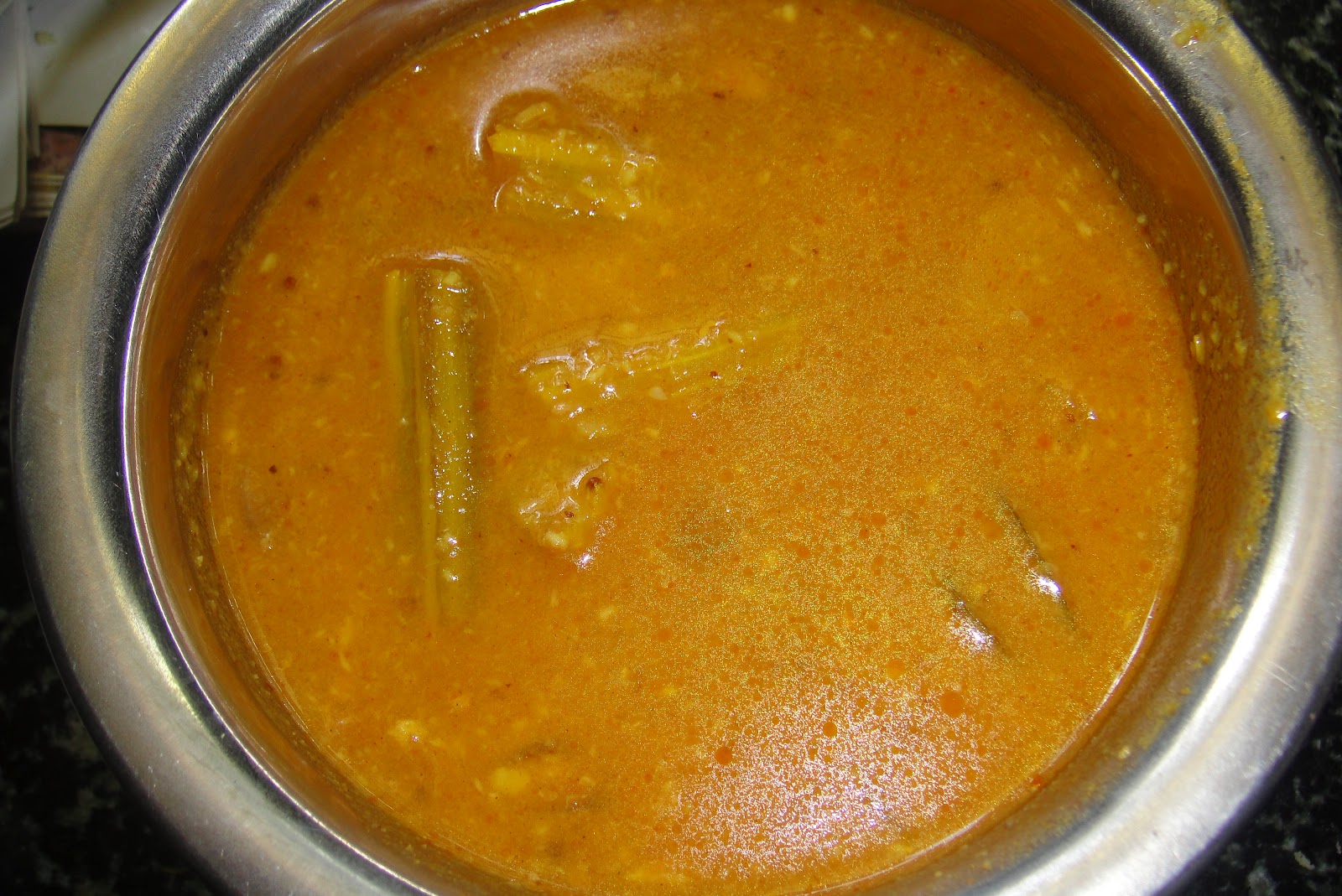 SARA'S TASTY BUDS: Drumstick (murungaikai) porichakulambu