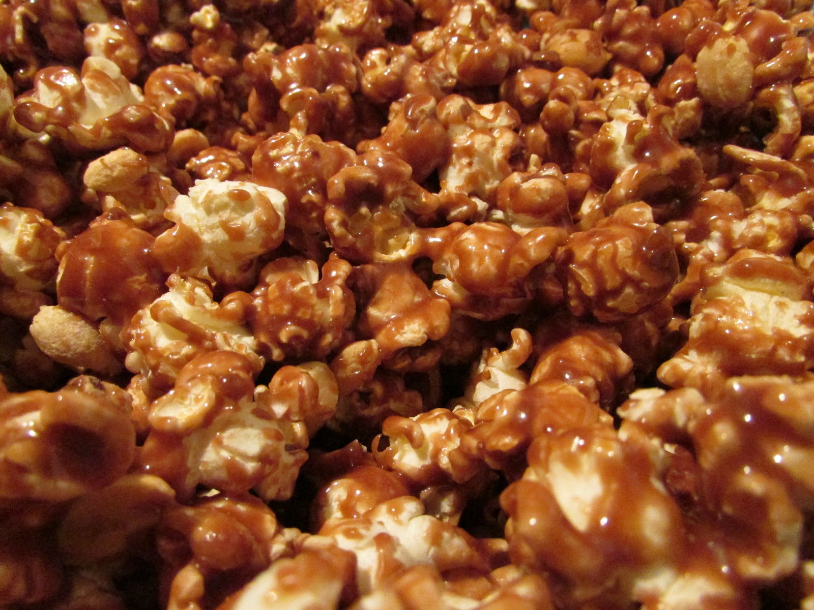 Sweet Southern Pursuits: Caramel Peanut Butter & Nutella Popcorn