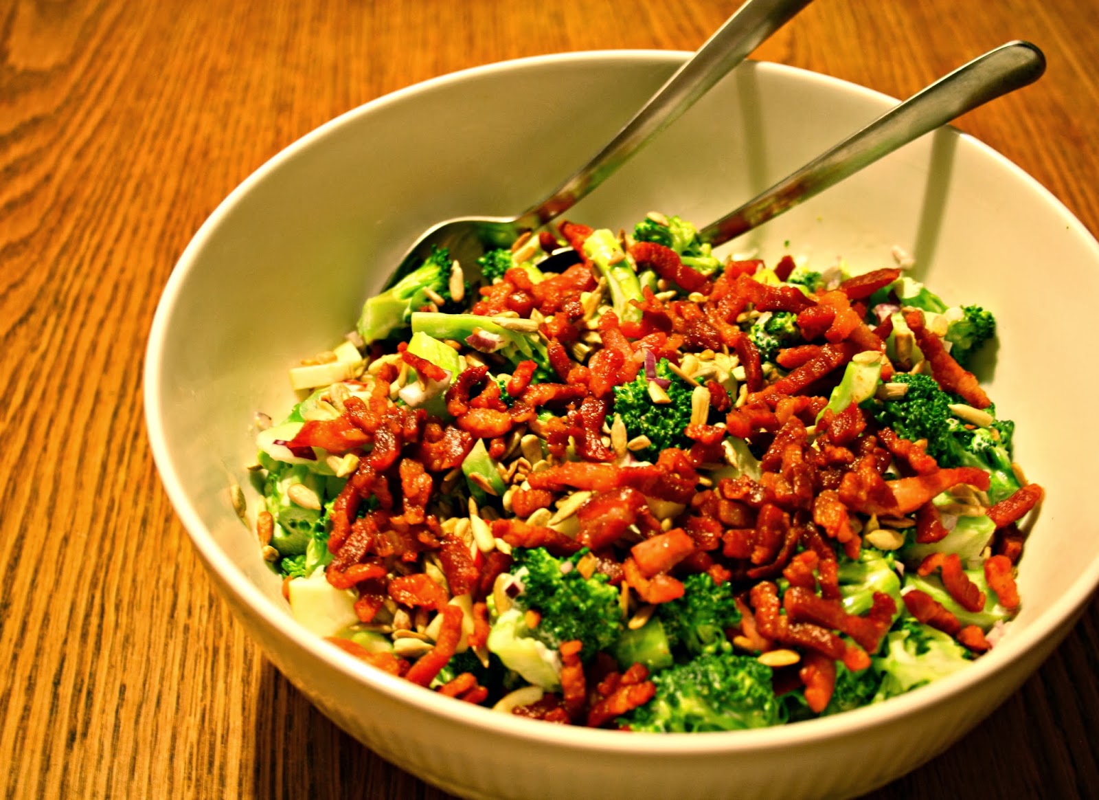 Den omvendte verden: Klassisk broccolisalat - LCHF