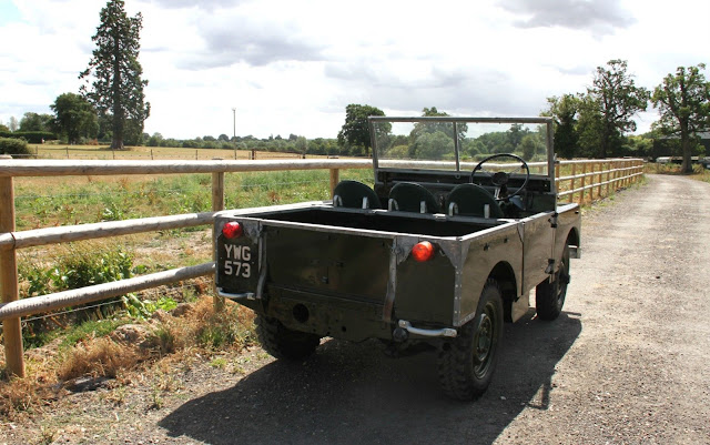 Landrover Defender: Land Rover Series One 80 inch 1950 Lights Behind Grille