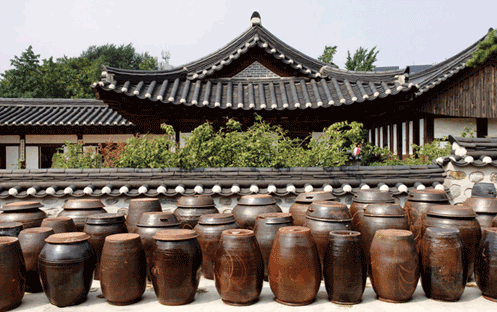 Carillon Group: Kimchi and Onggi Pot