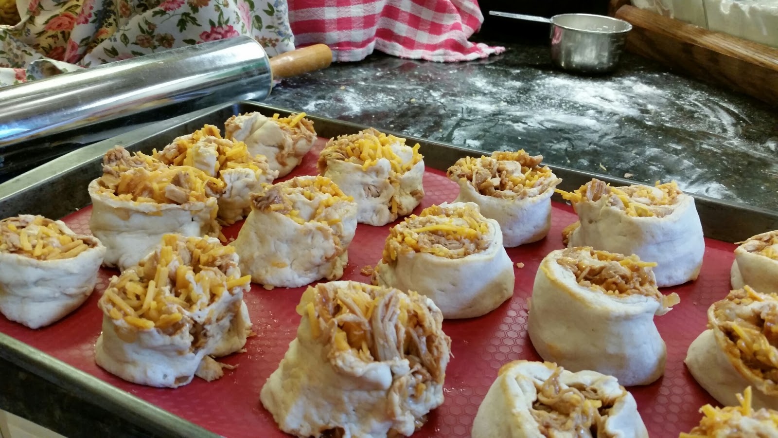 bcmom's kitchen: Buffalo Chicken Rolls