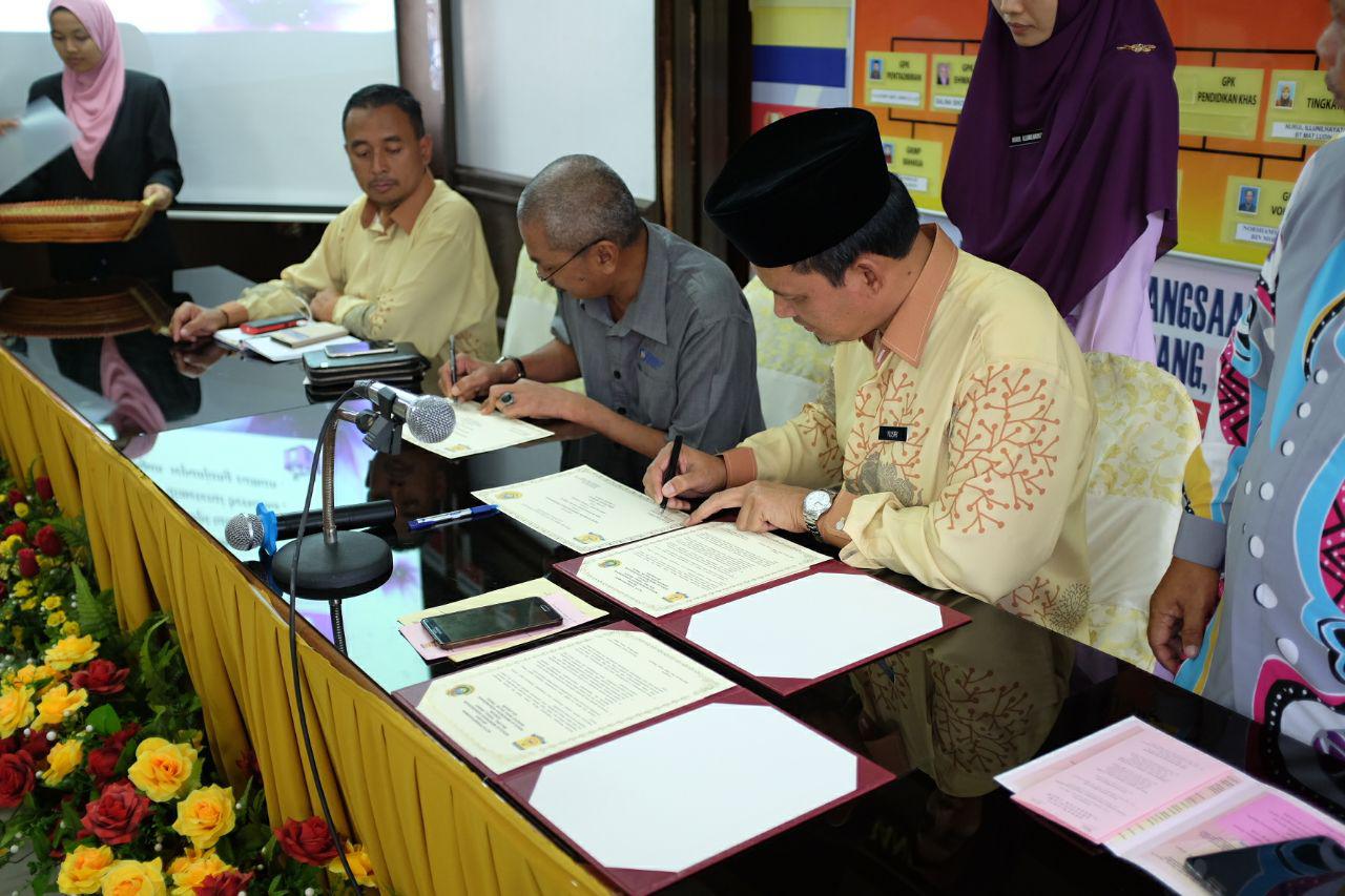 BLOG RASMI SMK BBST: LAWATAN PENANDA ARASAN DARI SMK BALUNG, TAWAU, SABAH