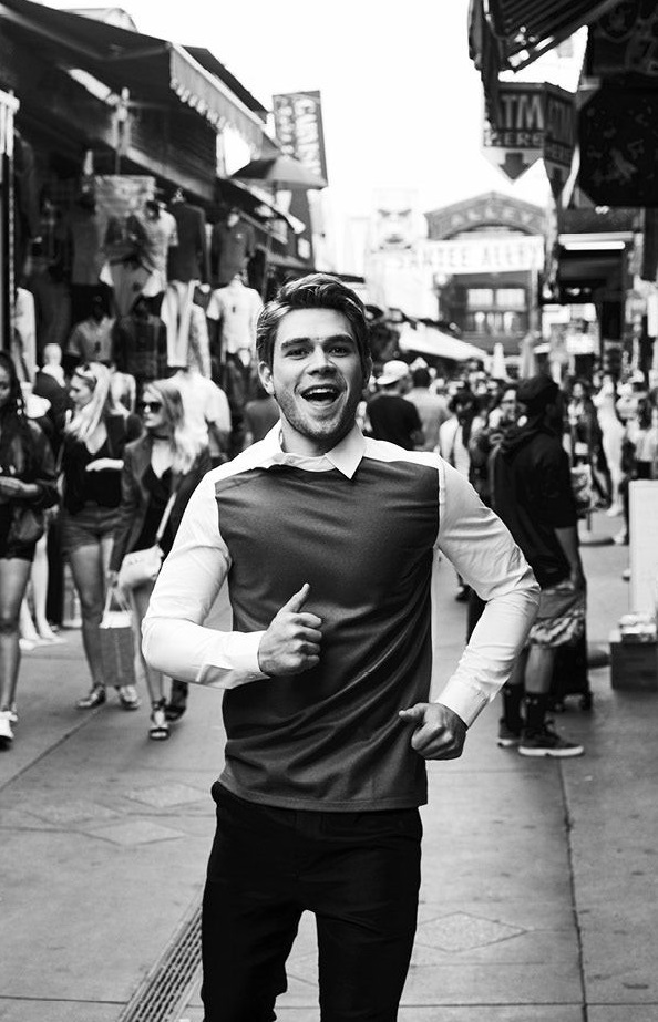 VJBrendan.com: 'Jon' Cover Boy: KJ Apa