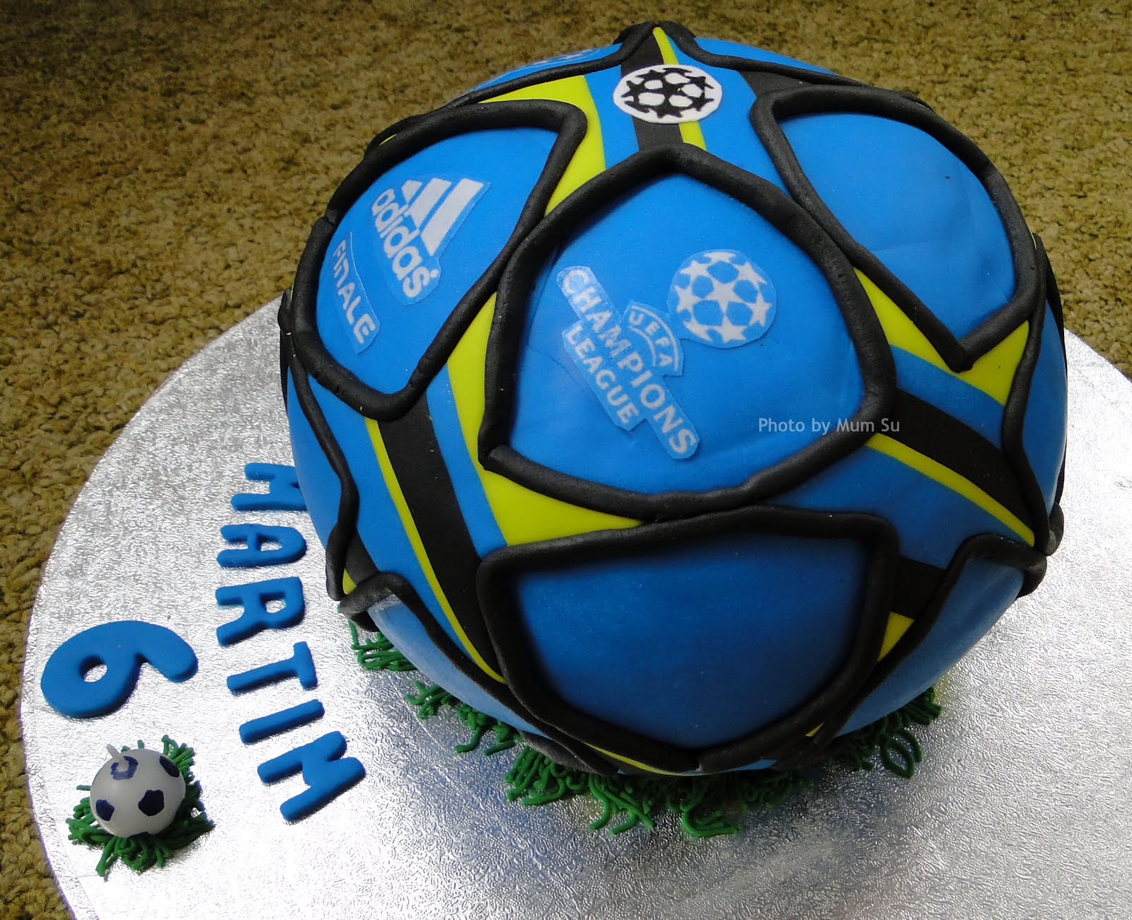 One Cake Out: "Champions League"