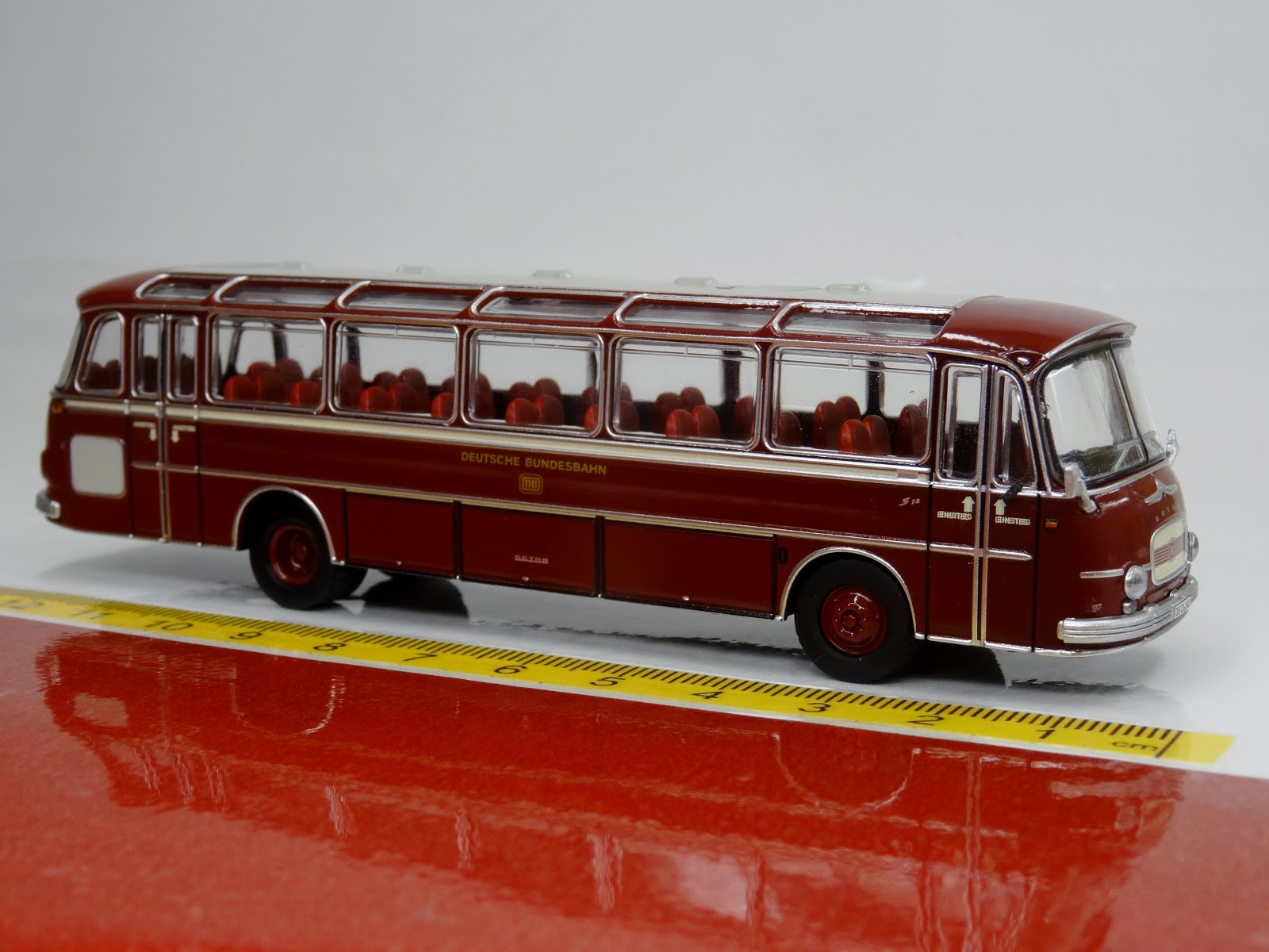 der-spielzeugschotte: Brekina legt nach: Neuer Setra S 12 Bahnbus DB 22-240