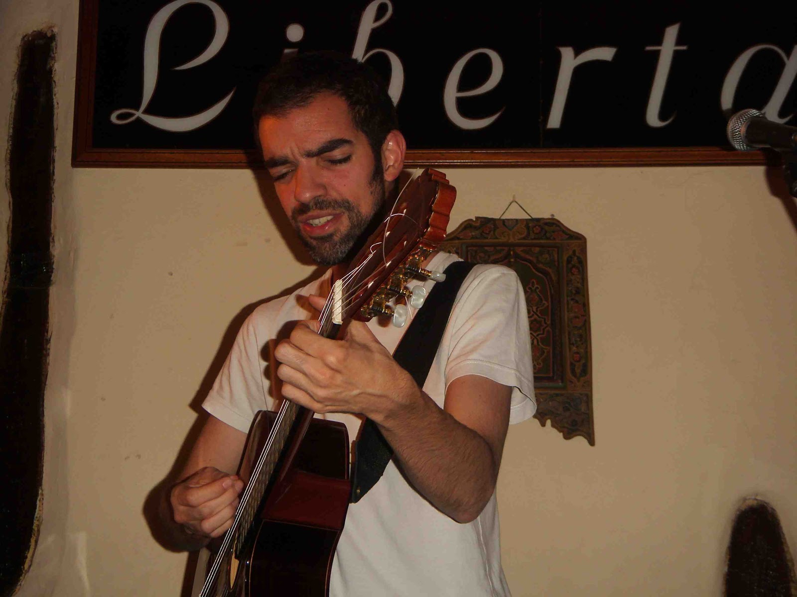 Cantemos como quien respira: ANDRÉS MOLINA EN "LIBERTAD 8" - II ...