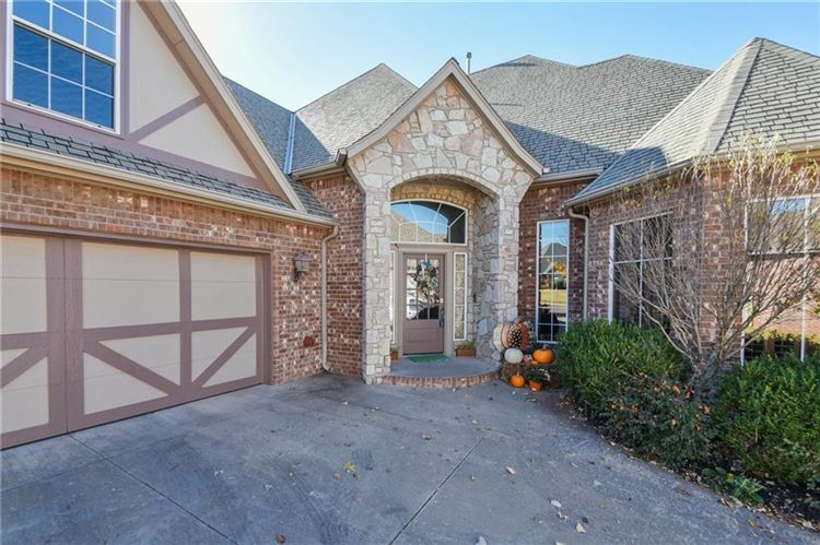 Keith Showcases Executive Real Estate in Desired Edmond