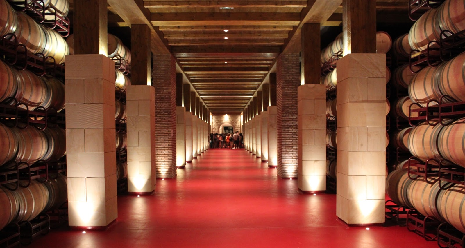 Bodegas Riojanas inaugura la exposición de fotografía 'Bodegón 2017'