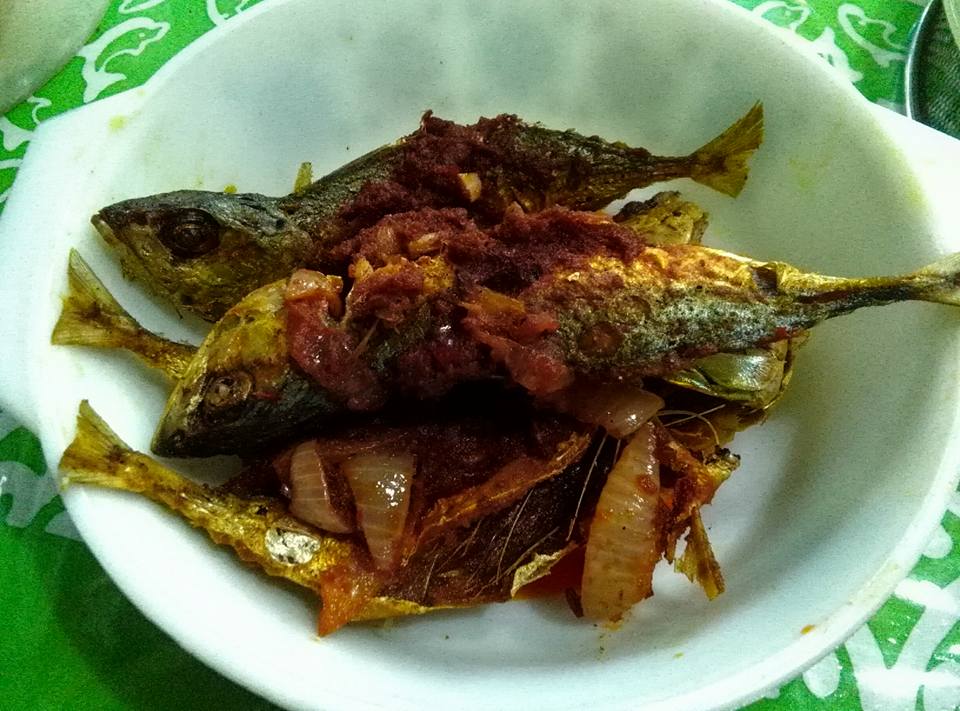 Ikan Kembong Goreng Berlada...