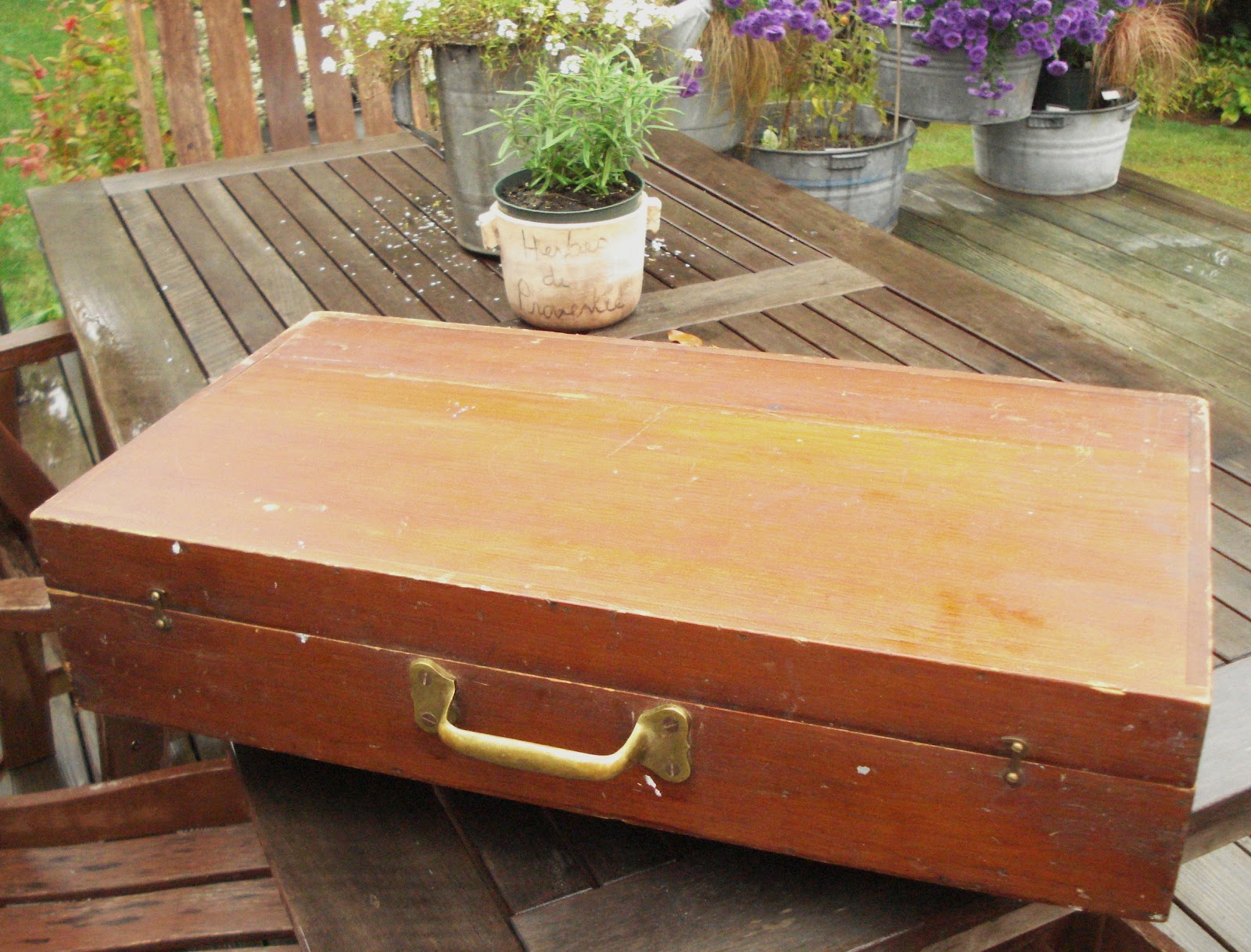 Cricket Acres Studio: Repurposed Artist Case