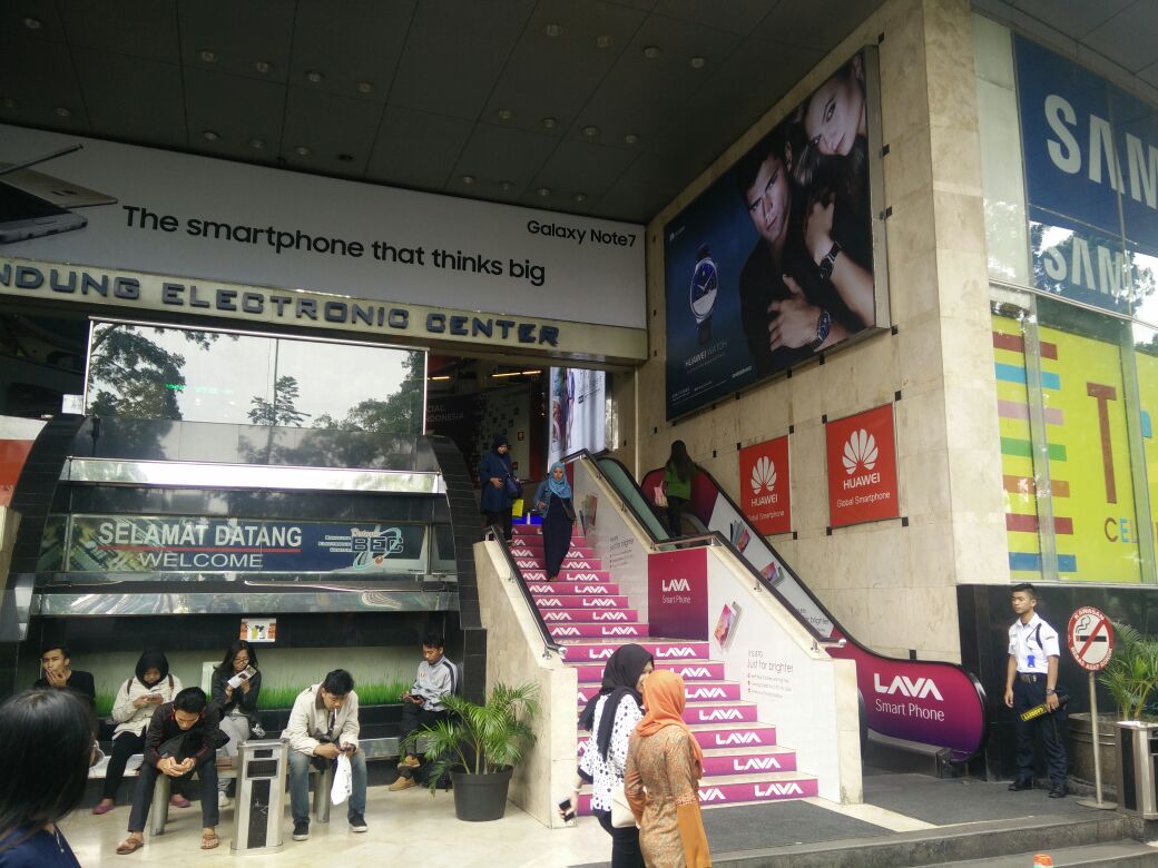 Advertising Indonesia: Profil Bandung Electronic Center