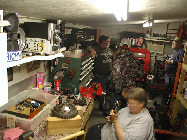 Wally&Sue: Nine inch Ford gearset setup and Detroit Locker