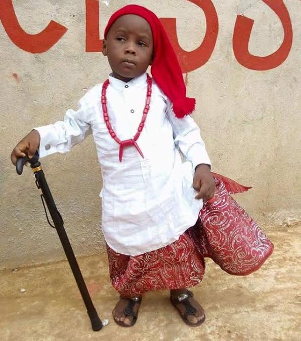 Awww... Hope is so cute in his Oron tribe outfit for his school ...