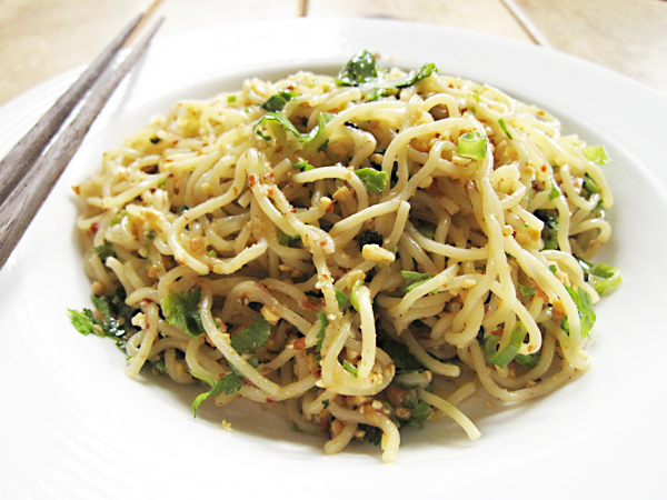 Rice Kingdom.: Egg Noodle dressing