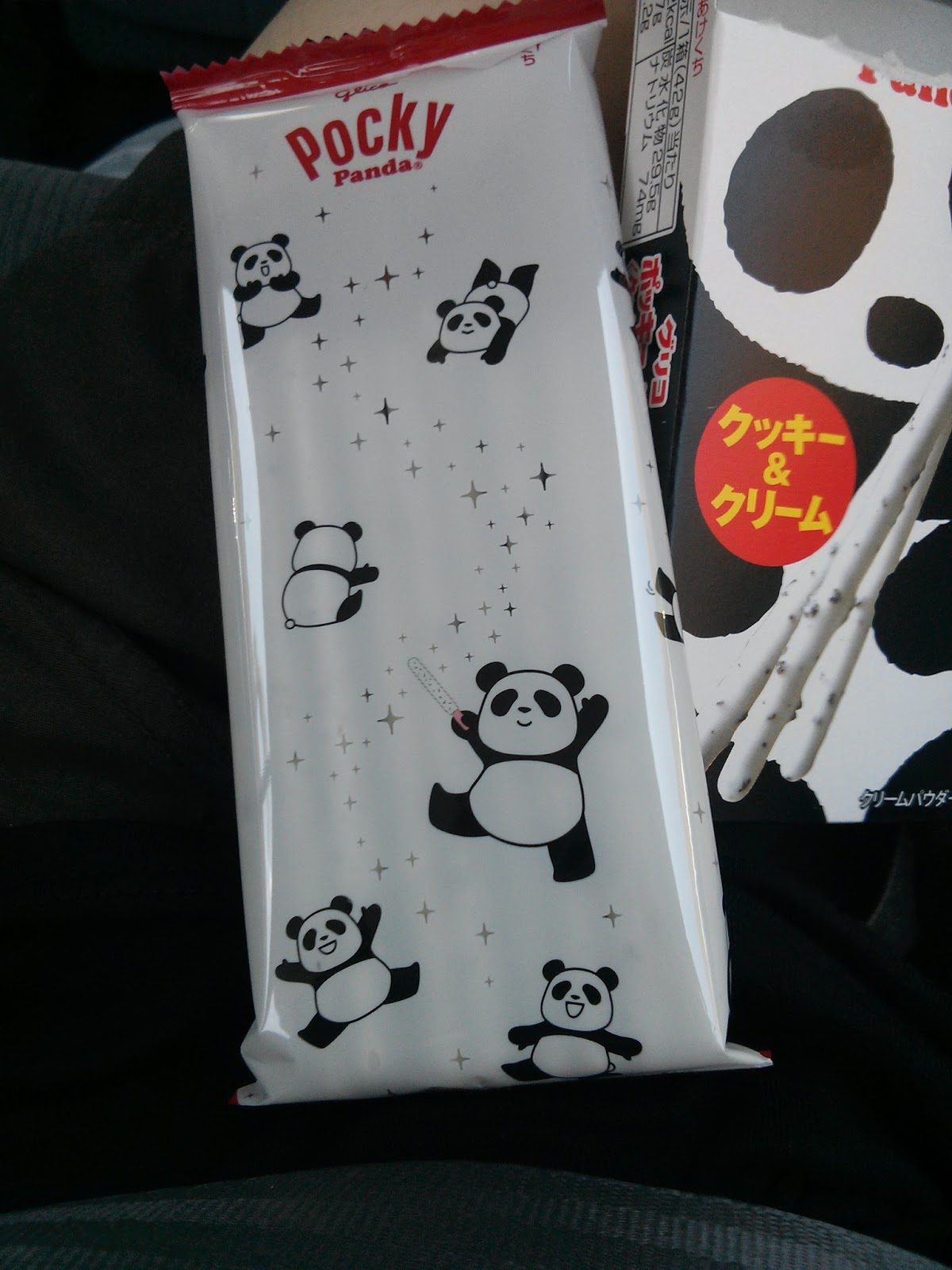 REVIEWS: Panda Pocky/Green Tea Kit Kat/Pepero Almond and Chocolate