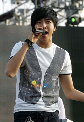 Aiman Arif: sEnSaSi!!! 20 aRtIs kOrEa pLiNg KaCaK.....!!!