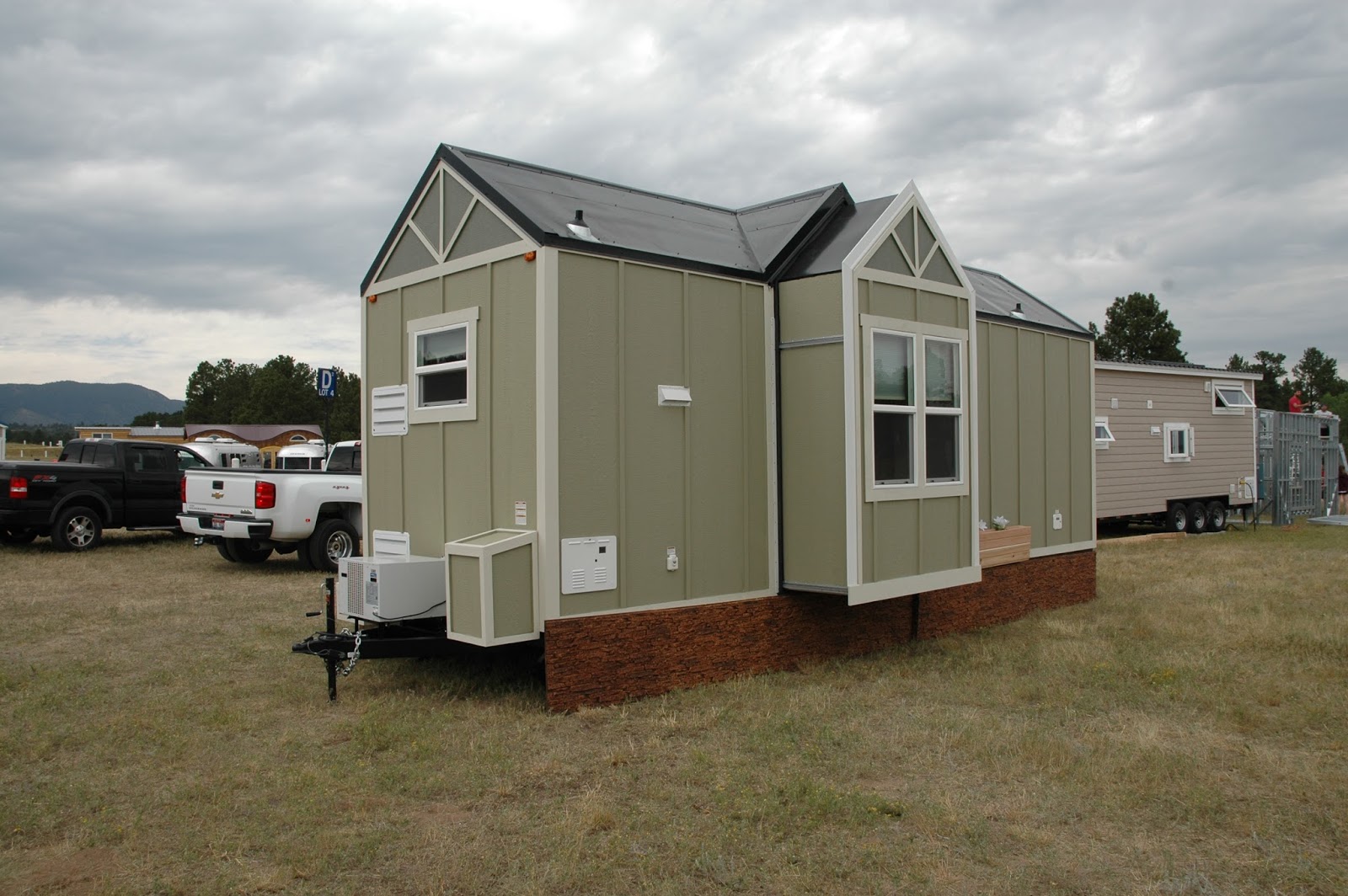 TINY HOUSE TOWN: Tiny Idahomes' 250 Sq Ft RV Tiny House