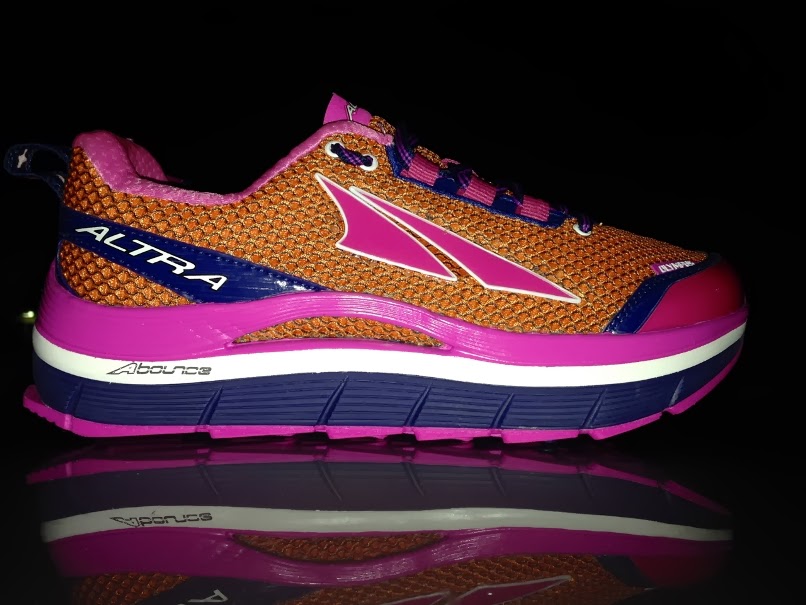 Resumen en fotos de la historia (Nike), el presente (Reebok, Adidas, On ...