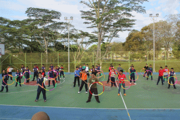 A Dazzling Polychrome: Senam Simpai :3