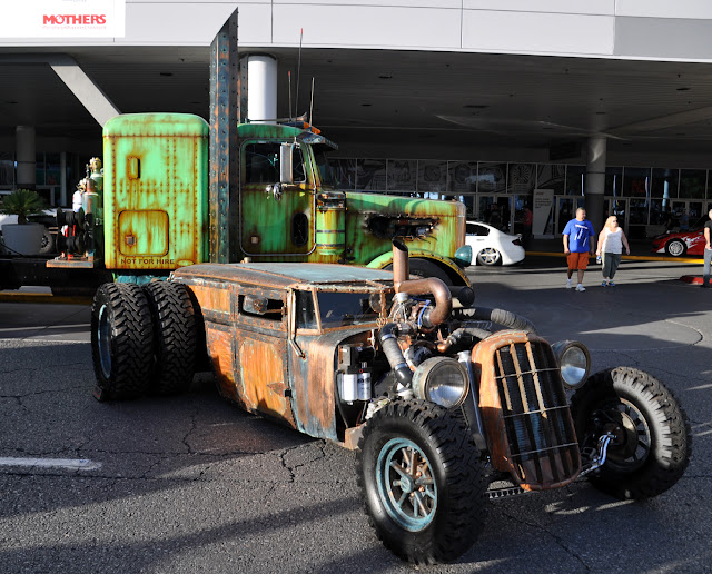 Just A Car Guy: the Welder Up crew brought a newish semi to SEMA! Cool ...