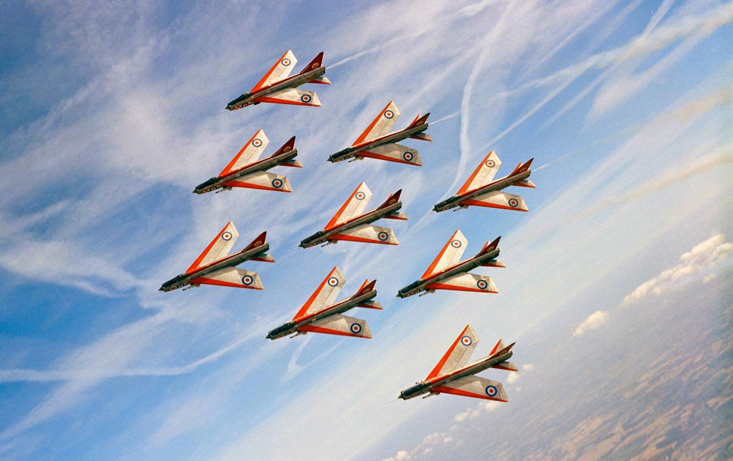 Des pilotes et des avions.: English Electric Lightning fighters of the ...