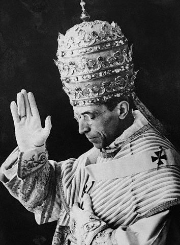 The Mad Monarchist: Papal Profile: Pope Pius XII