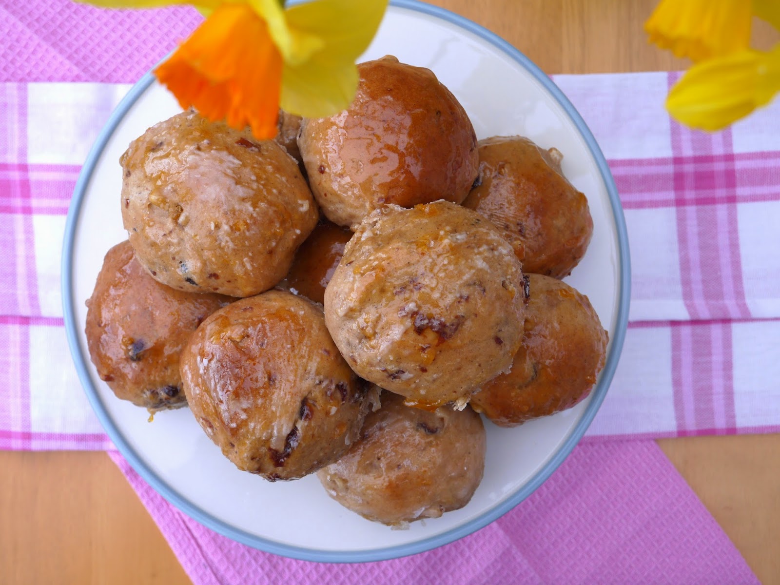 This Muslim Girl Bakes: Spiced Fruit Buns.