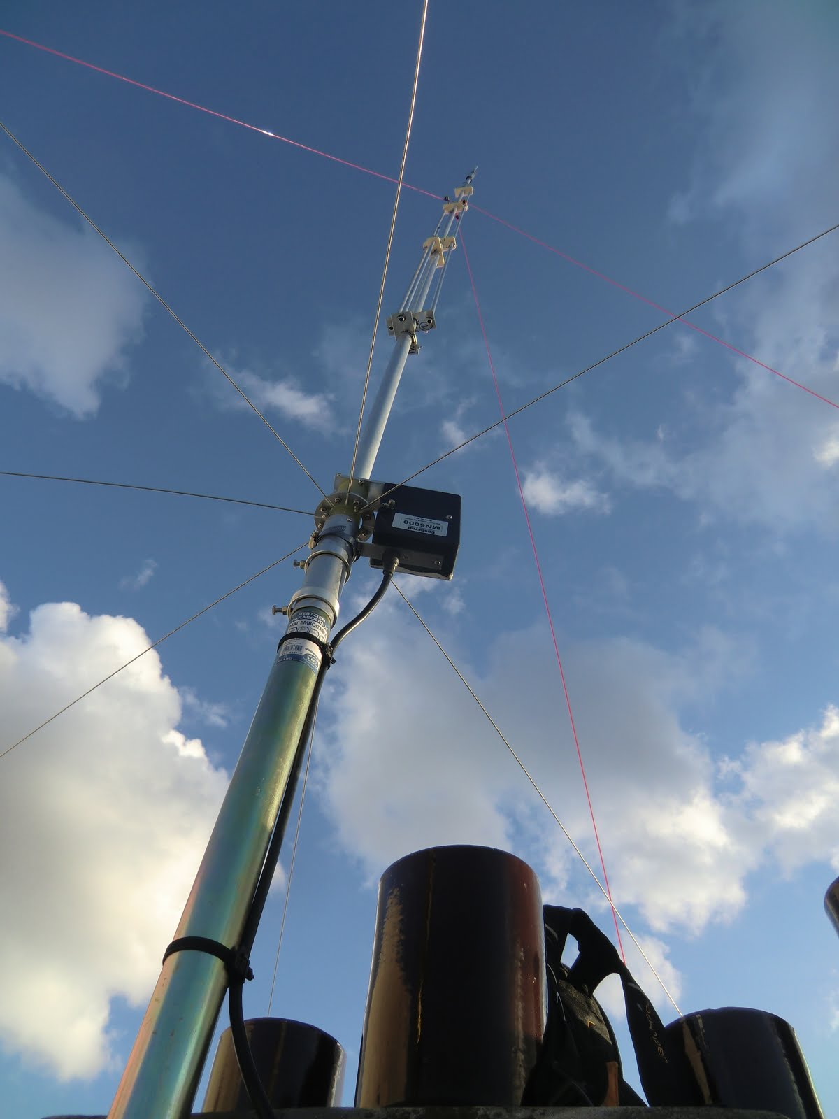 F1VFJ F1VIP RADIOAMADORES EM PARIS - REPETIDOR - F1ZSY 145.700-PARIS ...