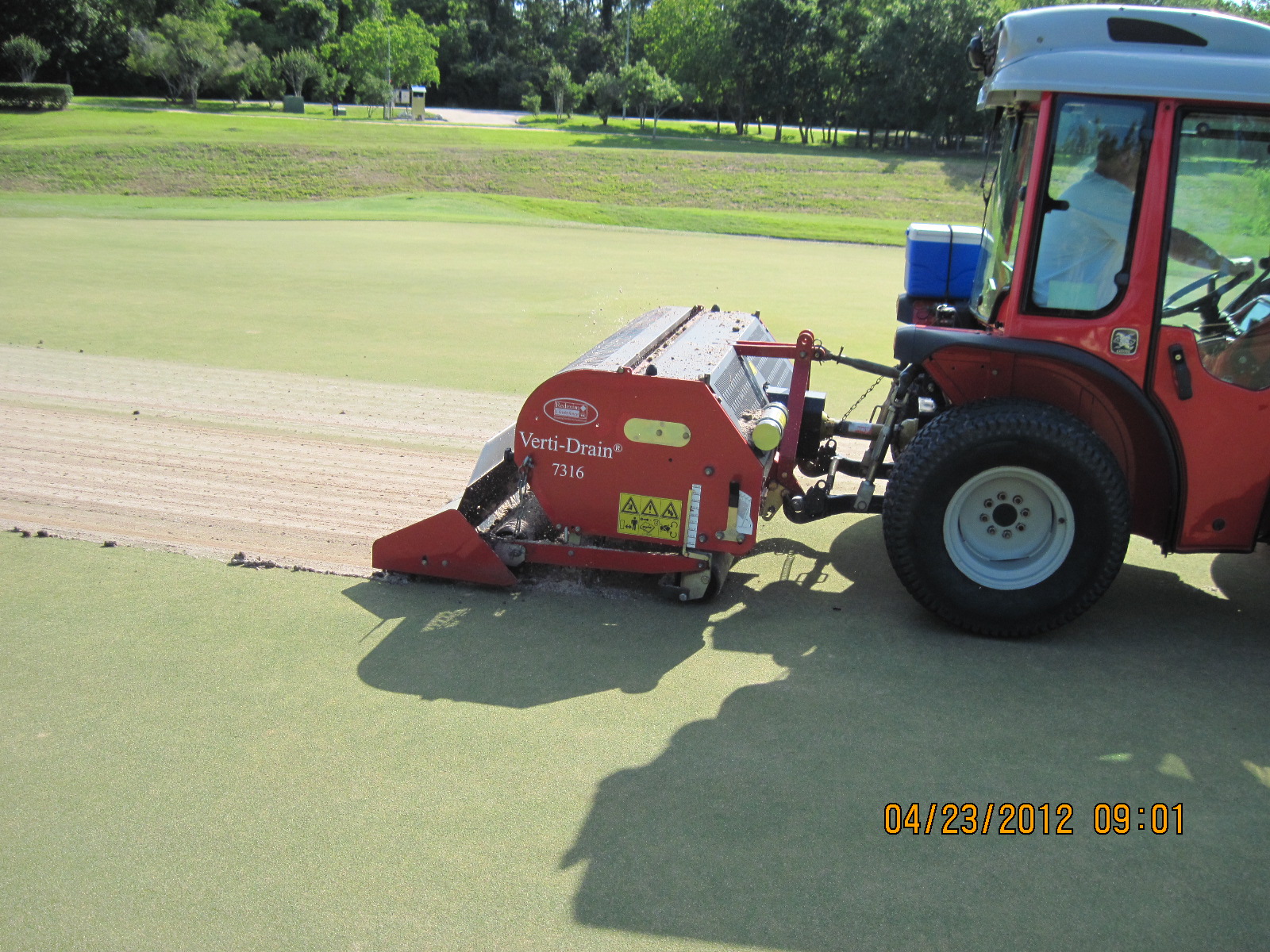 Bay Oaks Country Club Golf Course Maintenance: Greens Aerification Finished