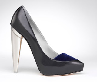 RUNAWAY: SHOES MAKE ME HAPPY 31