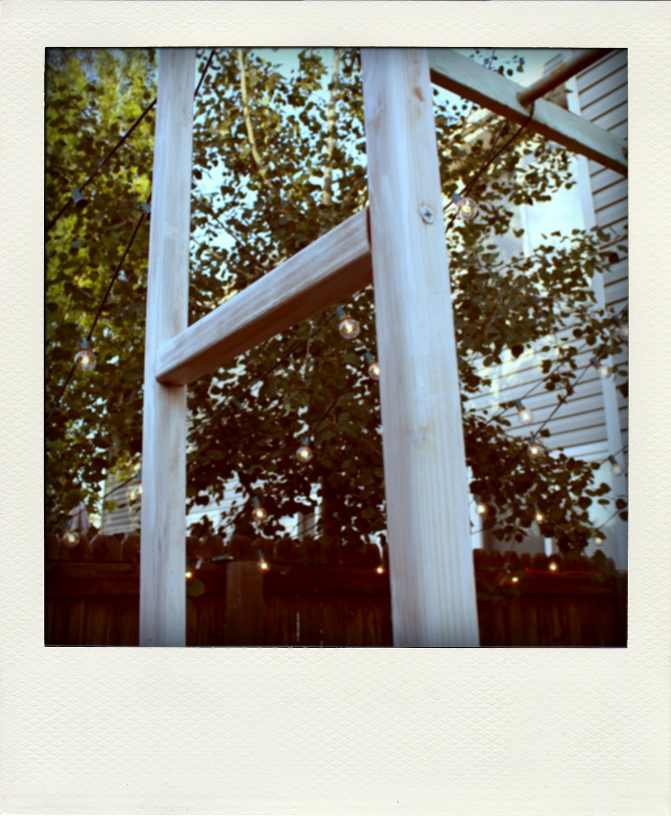 design+diy: Vintage Ladder Arbor