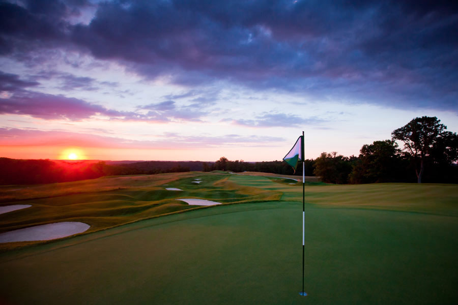 The Pete Dye Golf Trail: Pete Dye "Builds".