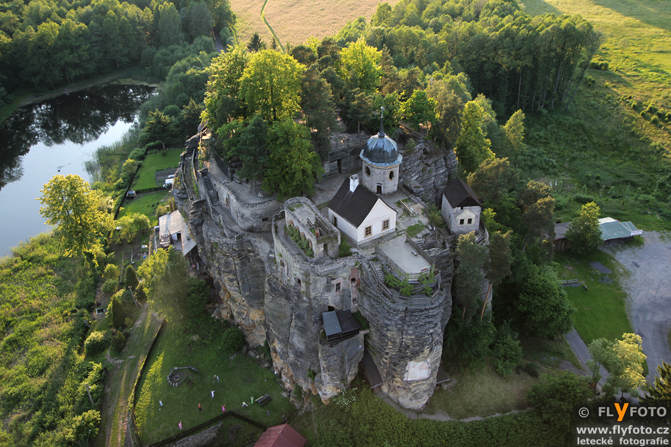FLyFOTO letecká fotografie a video: Sloup v Čechách