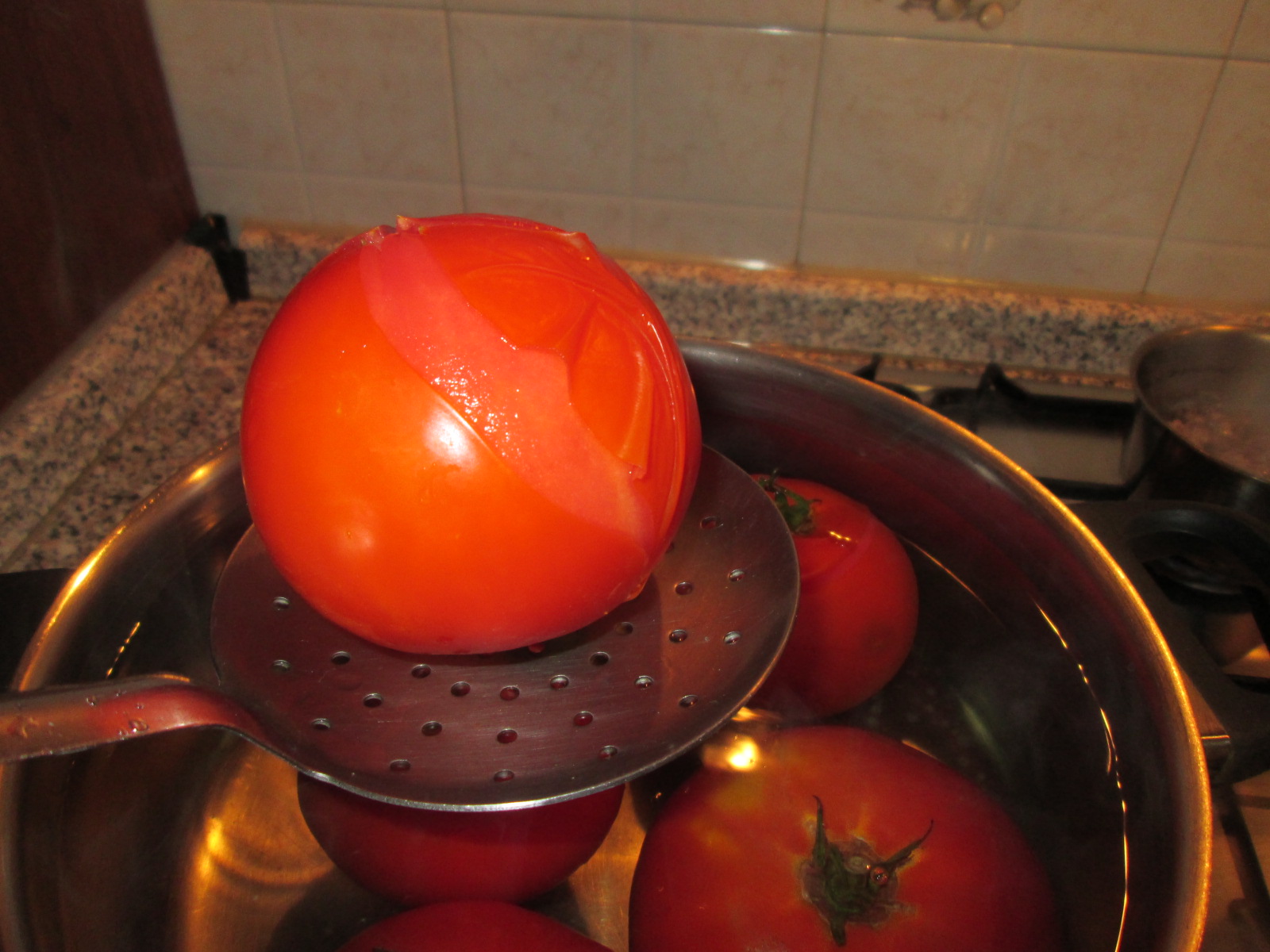 Molho de tomate original italiano - Culinária direto da Itália Molho de ...