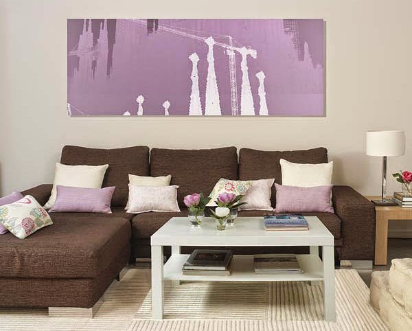 HOW YOU ARRANGE THE WALLS IN THE LIVING ROOM