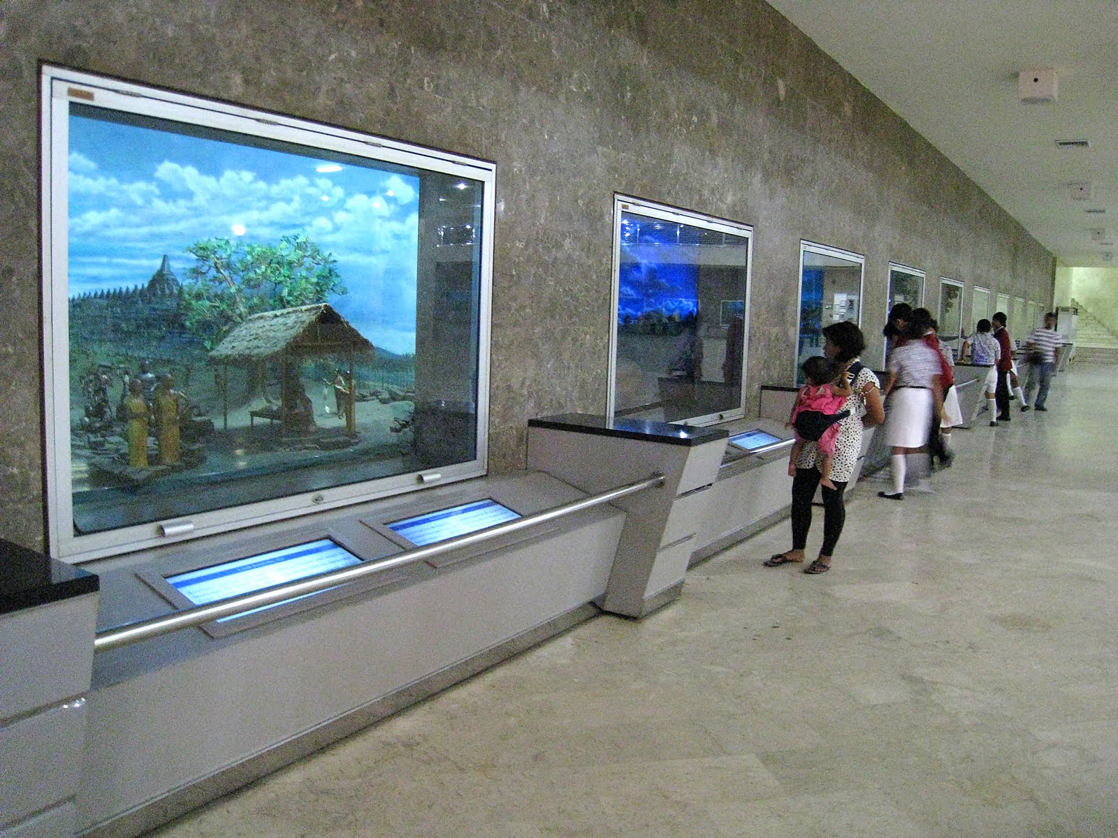 Amazing Holiday : Monumen Nasional Jakarta