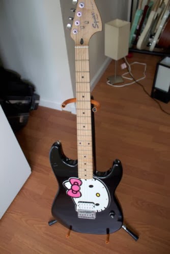 clara kitty shop (hello kitty stuff): Guitar Hello Kitty Original ...