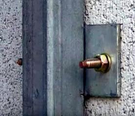 cara memasang baut dynabolt pada dinding