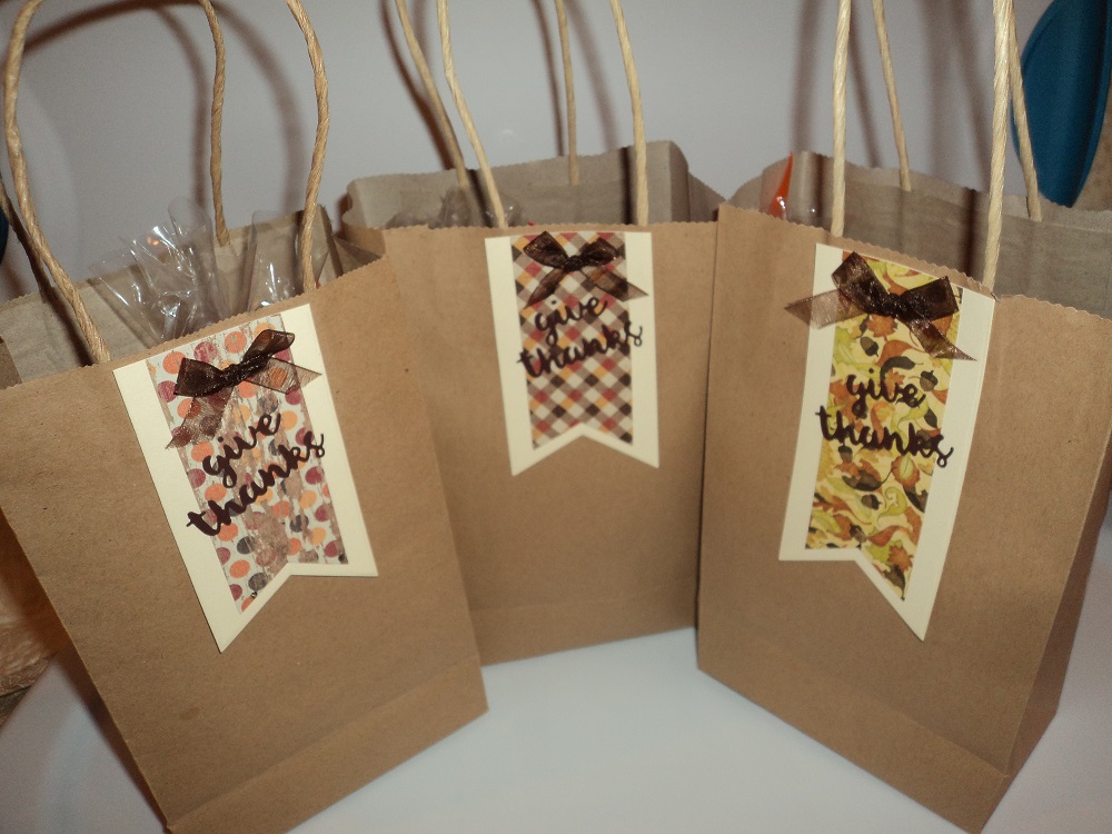 Card Corner by Candee: Gift Bag and Tag Set