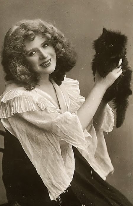 Choco Toujours: Vintage Cat Lady