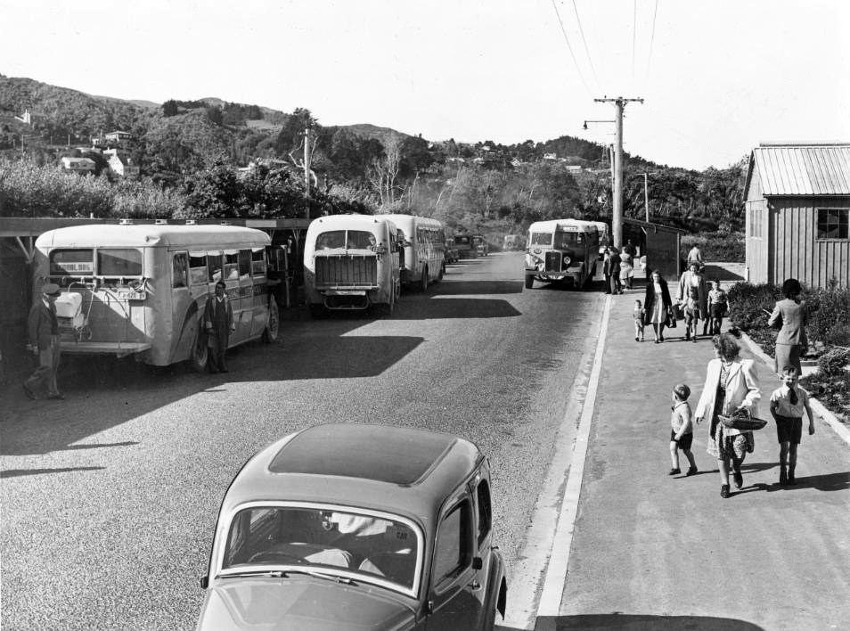 transpress nz: carrying prams on buses in Lower Hutt, 1950s.