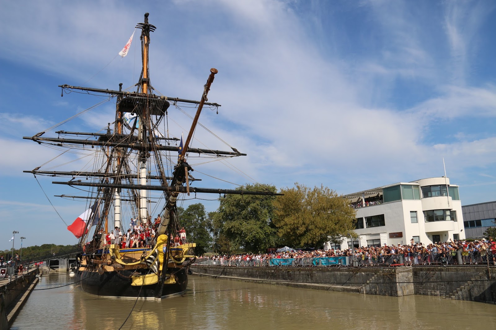 Images / Elle est de retour sur ses terres, L'Hermione est à Rochefort ...