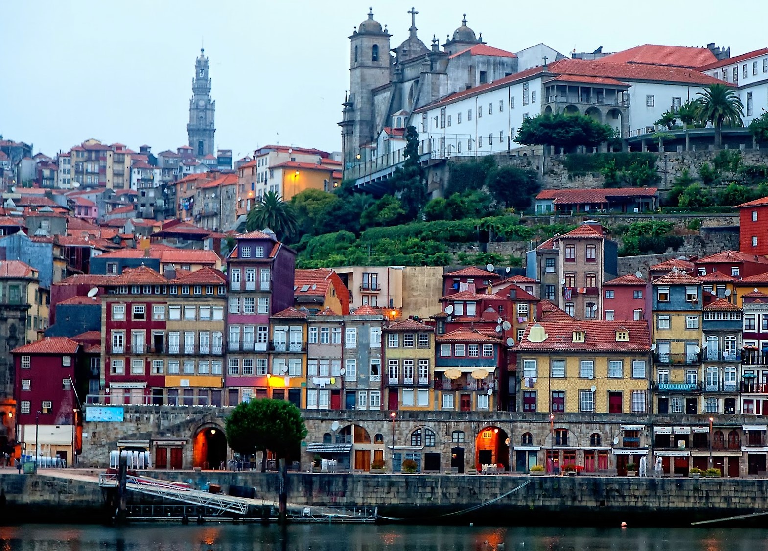 5-five-5: Cais da Ribeira (Porto - Portugal)