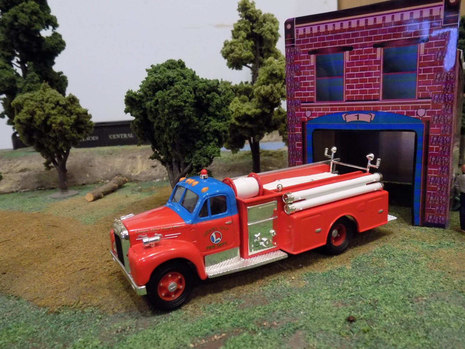 Toys and Stuff: Corgi Diecast Lionel City Mack B Pumper No. 52402