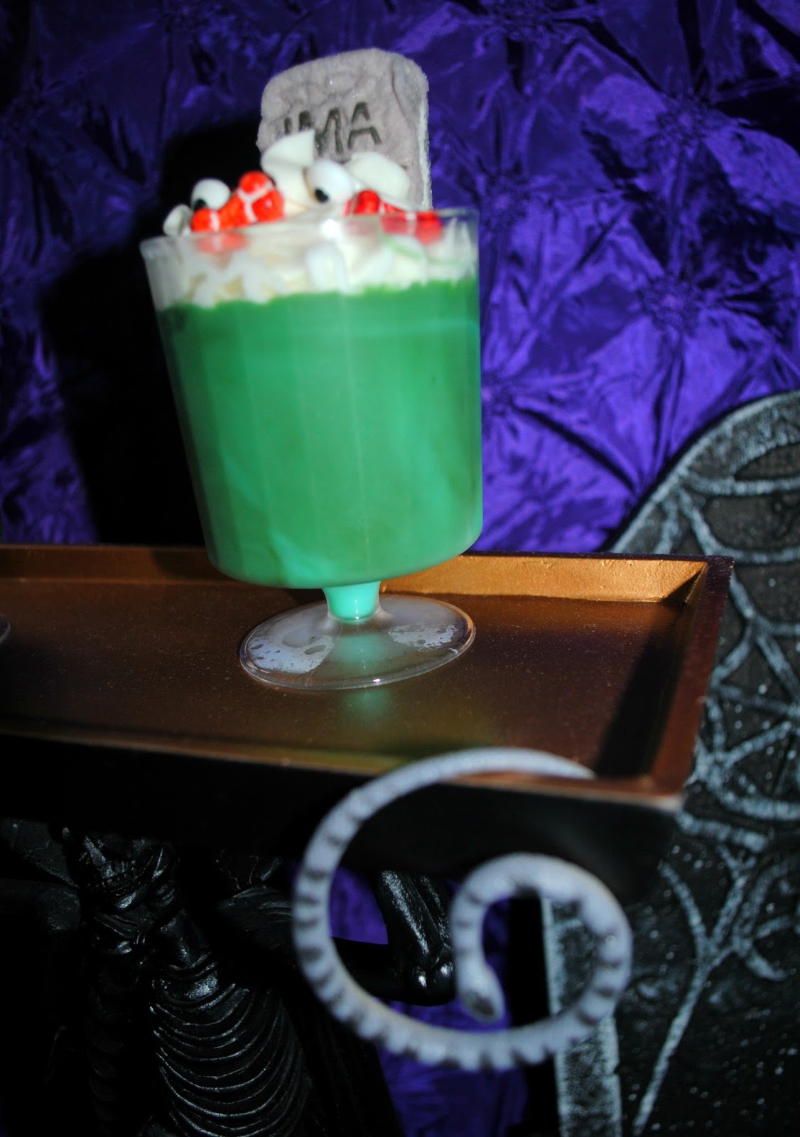 Fizzy Party: Graveyard Pudding