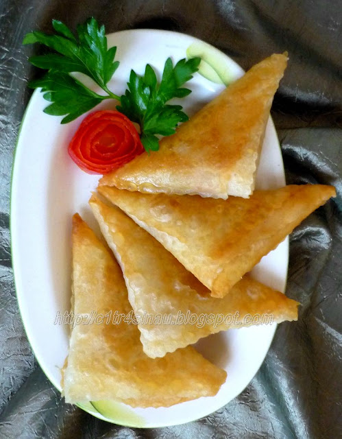 Citra's Home Diary: Triangle Fried Sausage Pastry (Paçanga Börek)