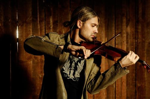 Recogiendo Letras: DANIEL GARRETT: VIRTUOSO VIOLINISTA