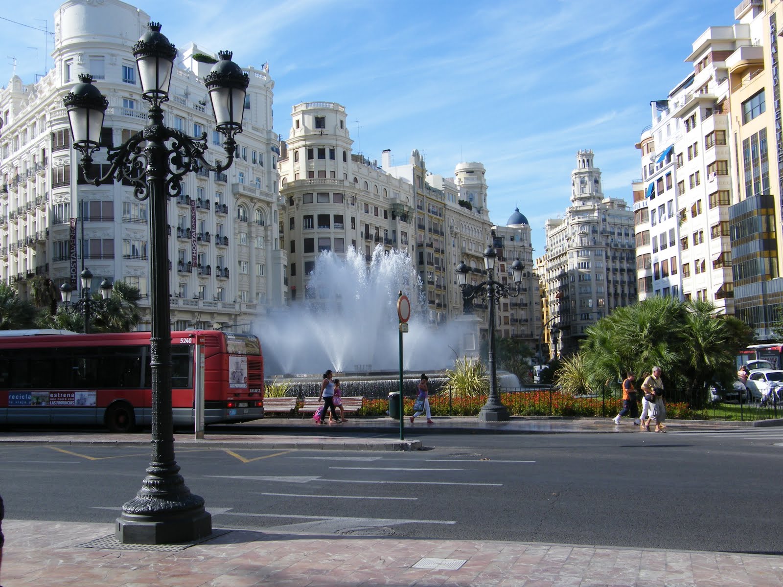 Stuff 'n' Nonsense: Valencia Town Hall Square